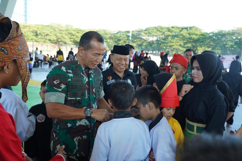 Dukung Pelestarian Budaya Pencak Silat Sulsel,Pangdam XIV/Hsn Ajak ...